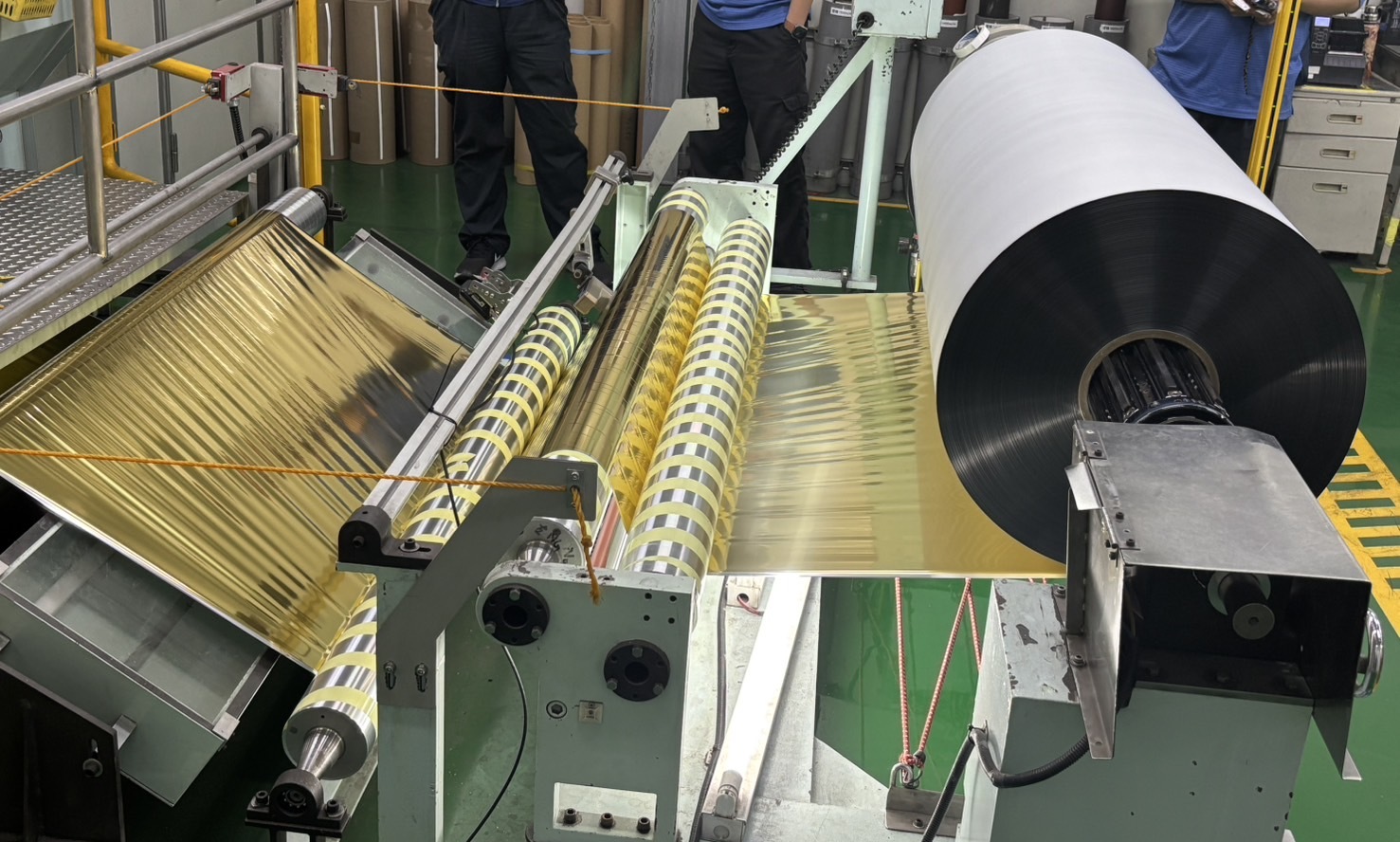 金箔表面瑕疵即時檢測系統設計與實現